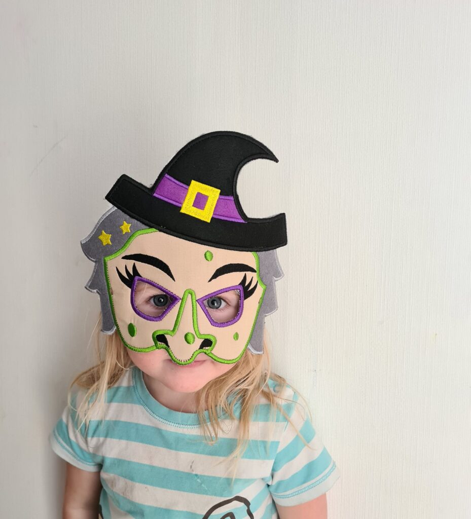 Karnevali/ näidendi mask "Nõid" - lapidisain.ee